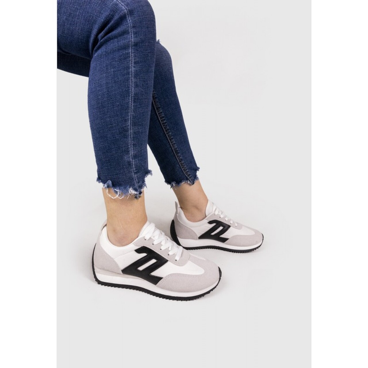 Sneaker Maria Barcelo Modelo Gery - Gris | Sprinter MKP