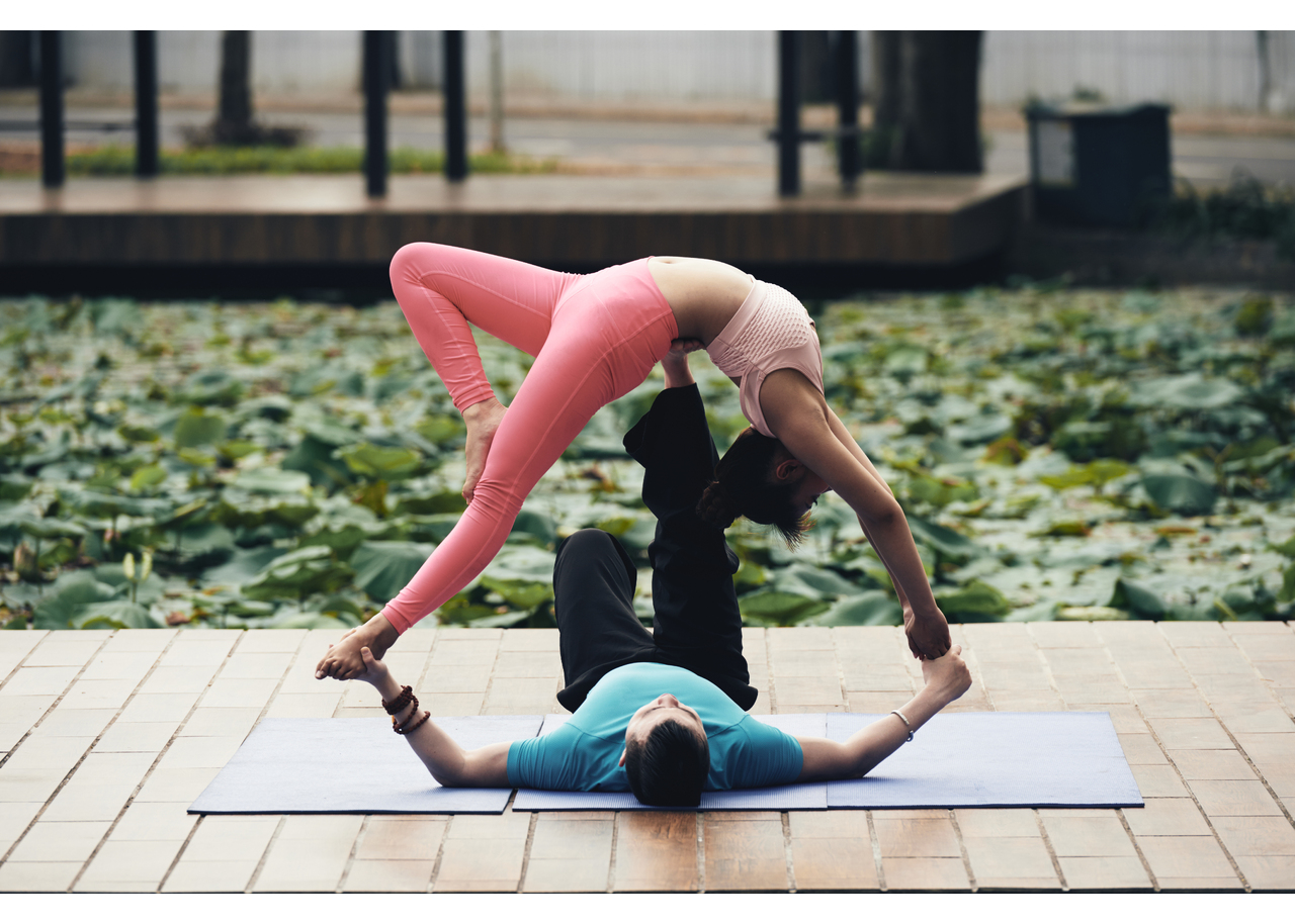 ¿Qué es el Acroyoga? | Sprinter